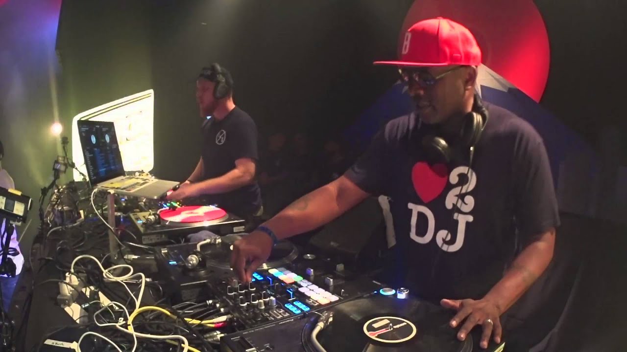 The Dos and Don'ts of DJ Changeovers - Heavy Hits
